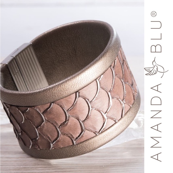 Amanda Blu | Jewelry | Amanda Blu Genuine Leather Fish Scales Thick ...